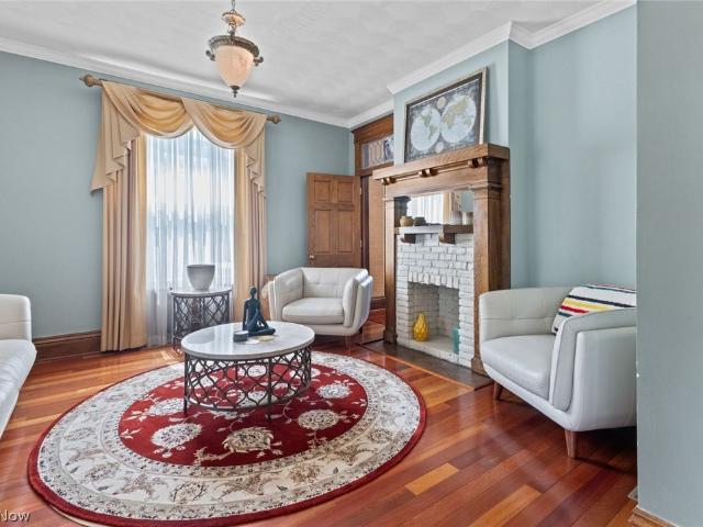 1601 Main Street