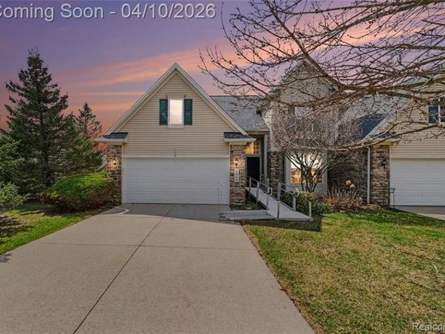 1601 Mallard Pond Dr, Oceola Township, MI 48855