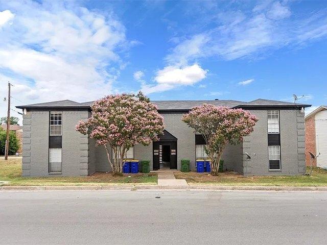 1601 Mary K Ln, White Settlement, TX 76108