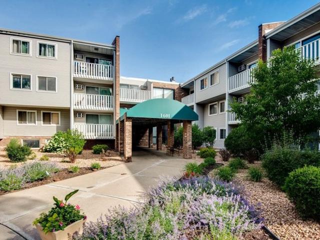 1601 N Innsbruck Dr Unit 361NE, Fridley, MN 55432