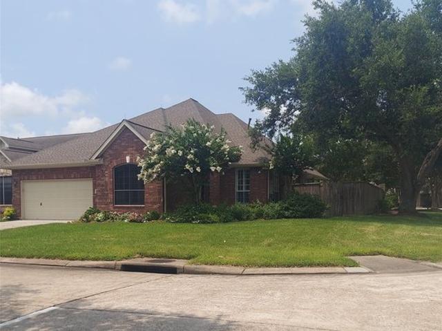 1601 N Lago Vista Ct, Pearland, TX 77581
