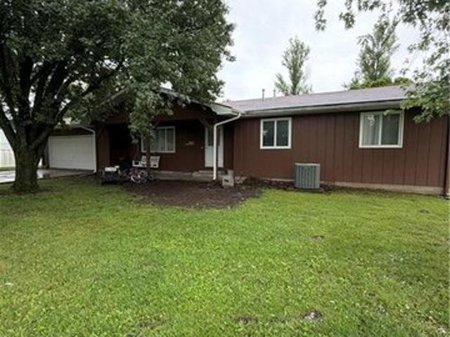 1601 Neosho St, Humboldt, KS 66748