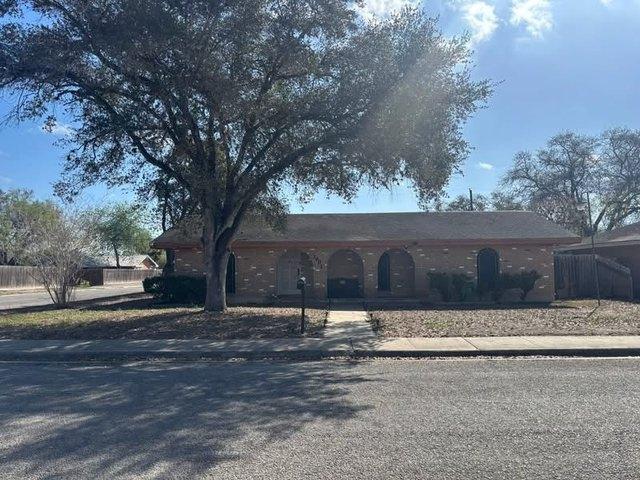 1601 Andrea St, Alice, TX 78332