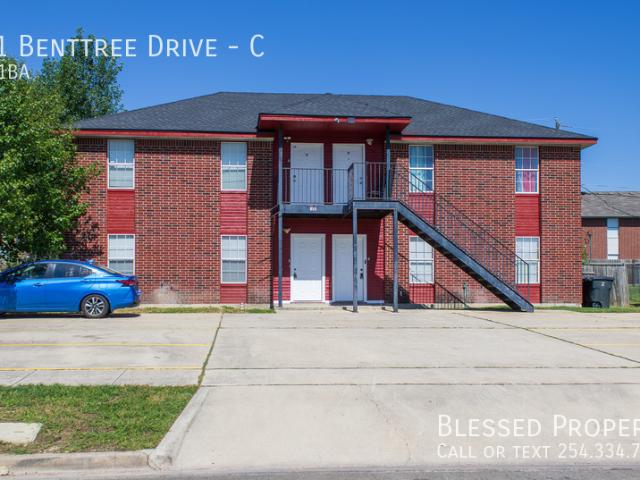 1601 Benttree Drive, 2 beds, 1 full bath
