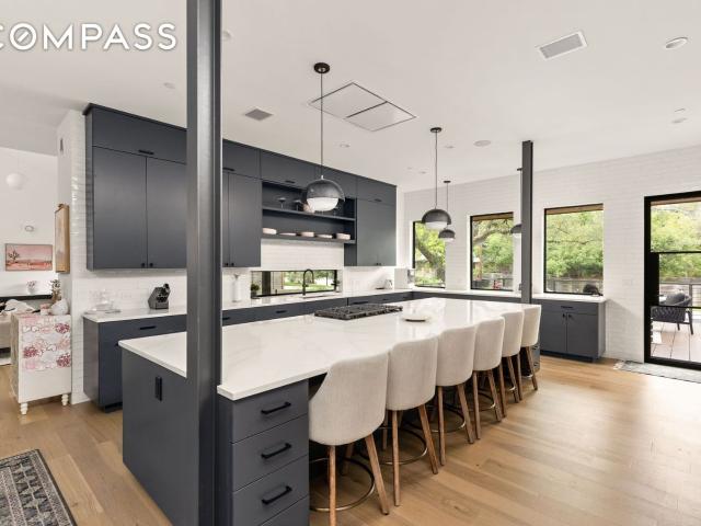 1601 Chelsea Ln, Austin, TX
