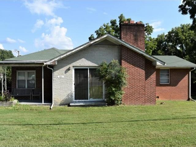 1601 Cherokee Rd, Johnson City, TN 37604