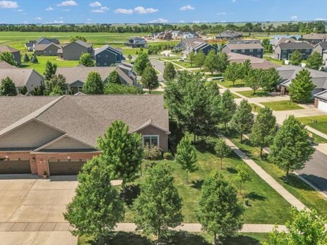 1601 Delane Dr, Mahomet, IL 61853