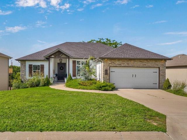 1601 E Fairwind, Ozark, MO 65721