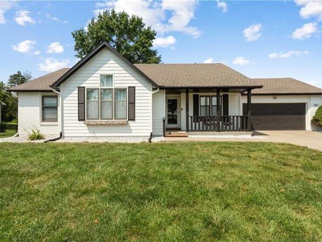 1601 Elm St, Eudora, KS 66025