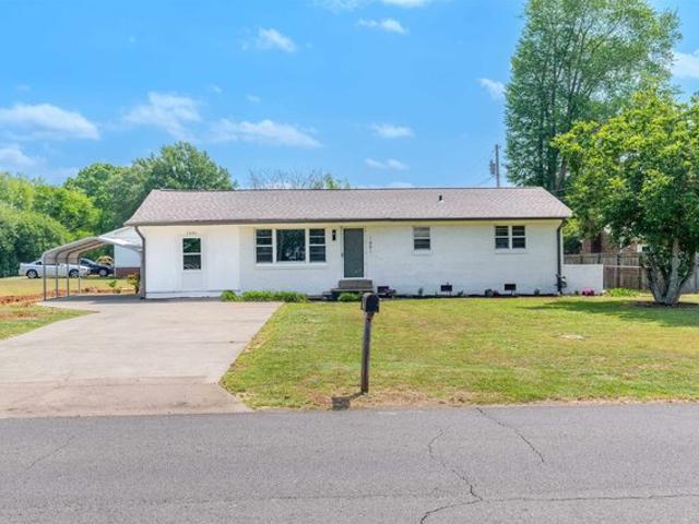 1601 Gusmus Ave, Muscle Shoals, AL 35661