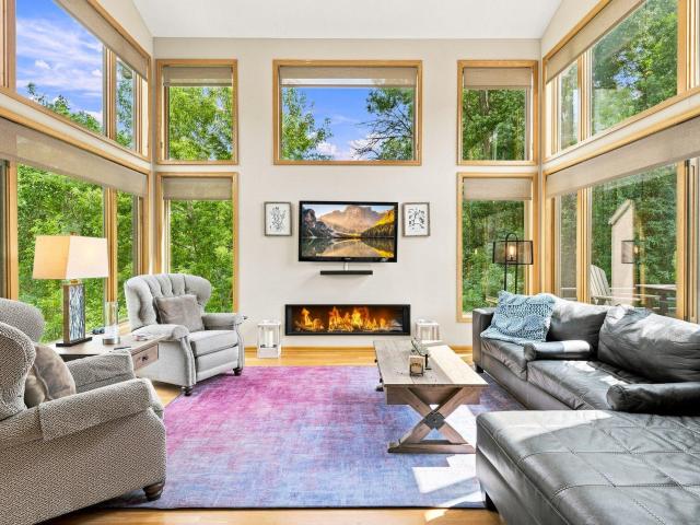 1601 Hidden Pond Lane
