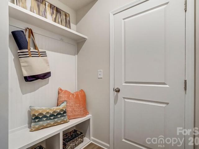 1601 Honey Trail