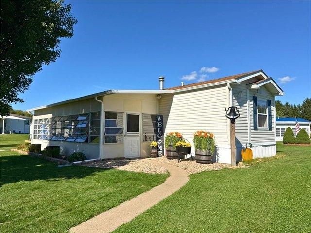 1601 Jr Dr, Grove City, PA 16127