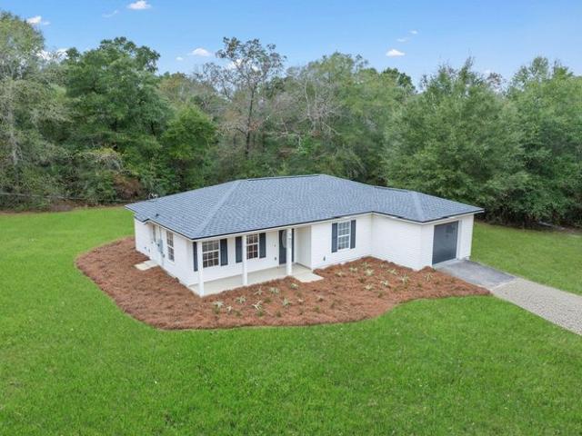 1601 Kings Lake Rd, Defuniak Springs, FL 32433