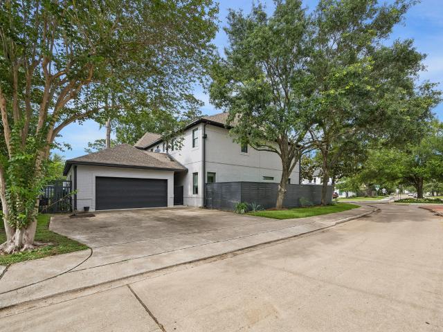 1601 Pine Chase Drive