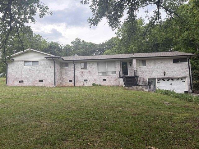 1601 Summit St, Russellville, AL 35653