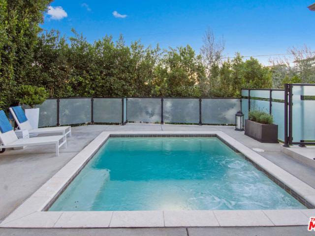 1601 Sunset Plaza Drive