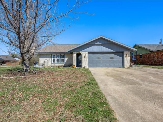 1601 S 16th St, Rogers, AR 72758