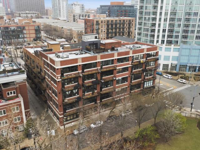 1601 S Indiana Avenue # 212