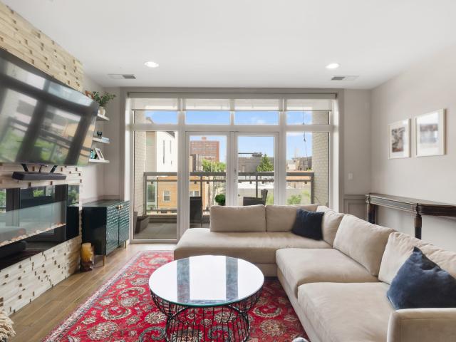 1601 w pearson street # 3s