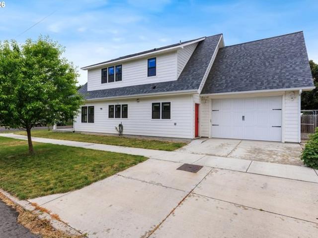 1601 7th St, La Grande, OR 97850