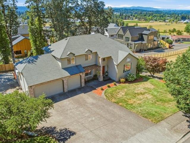 16023 Trail Dr, Oregon City, OR 97045