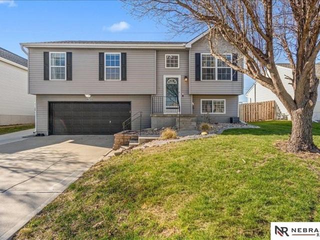 16021 Robin Dr, Omaha, NE 68136