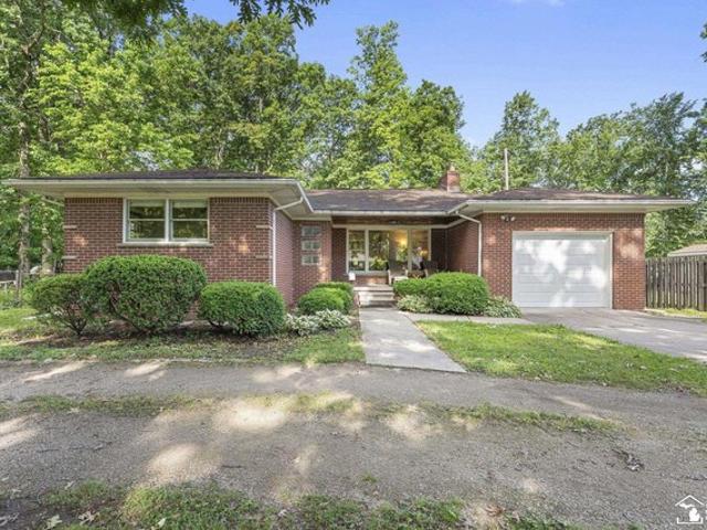 16022 Kennebec St, Southgate, MI 48195