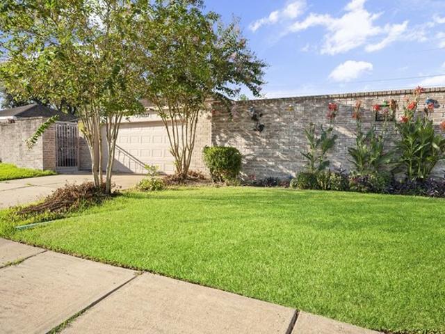 16027 Brimfield Dr, Houston, TX 77082