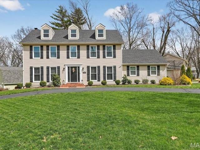16025 Hunters Way Dr, Chesterfield, MO 63017