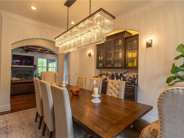 1602 NE Chapel Hill Drive