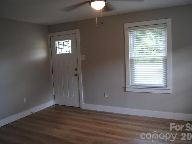 1602 Oakmont Court