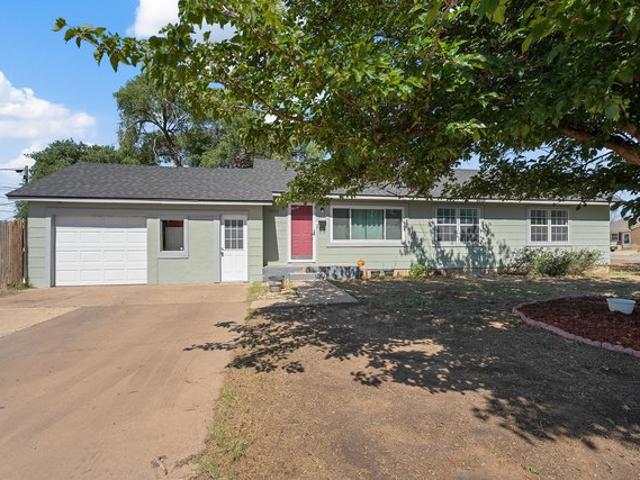 1602 Avenue B, Levelland, TX 79336