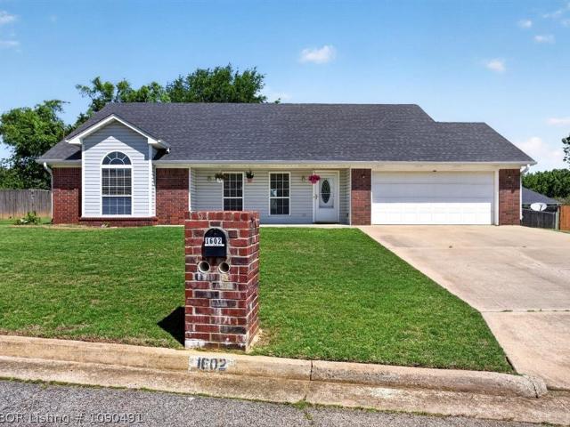 1602 Cottonwood Drive