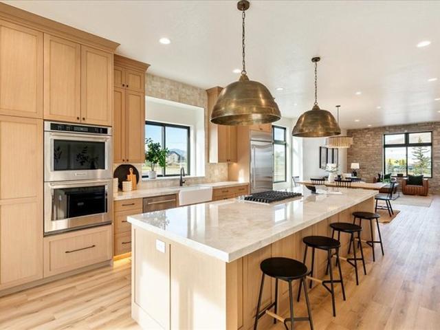 1602 E Center Point Dr, Lehi, UT 84043