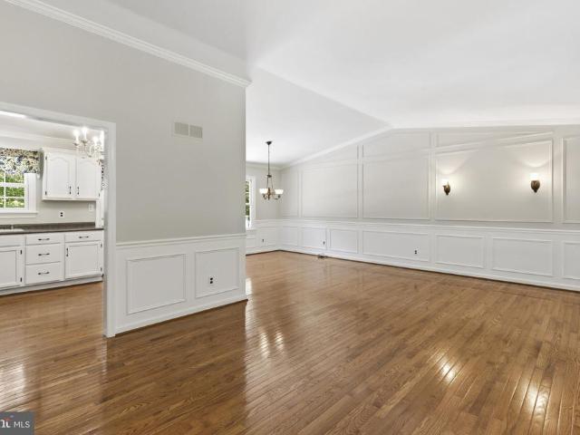 1602 E Branch Court