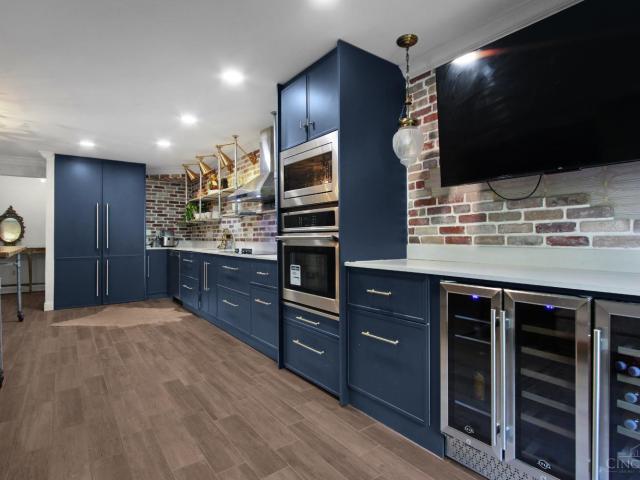 1602 Pine Tree Ln