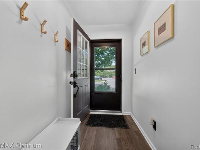 1602 Pinecroft Ln