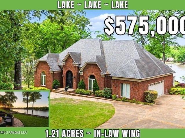 1602 Stonehedge Dr, Southaven, MS 38671