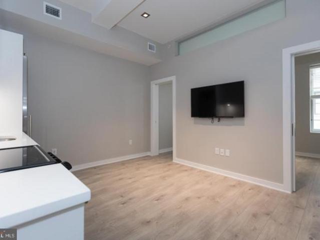 1602 Sansom St #4, Philadelphia, PA 19102