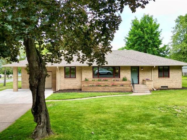 1602 South St, Eau Claire, WI 54701