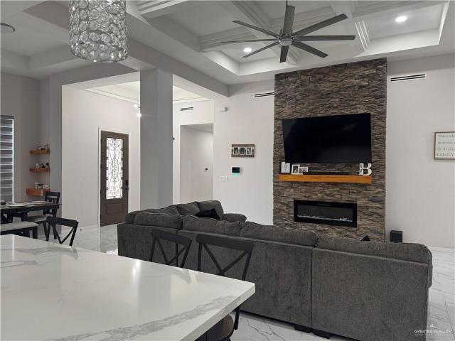 1602 Tierra Encantada