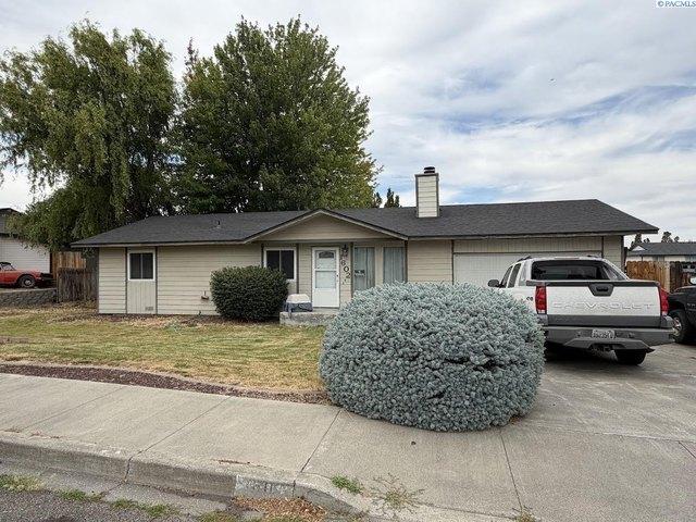 1602 W 15th Ave, Kennewick, WA 99337