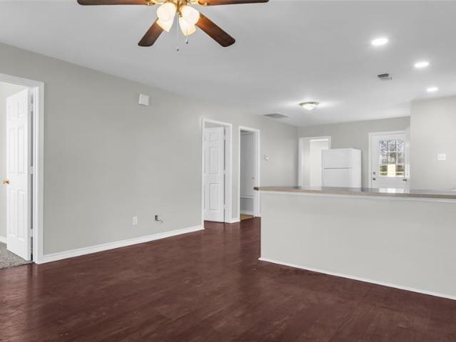 1602 W Elm Street