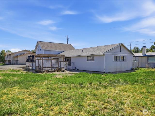 1602 W Fern Drive