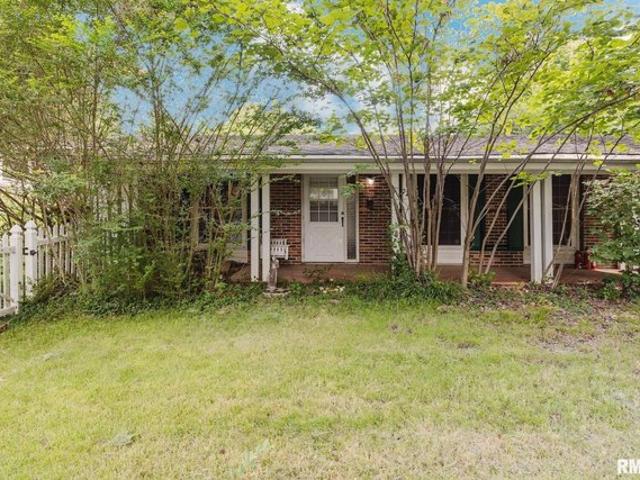 1602 W Freeman St, Carbondale, IL 62901
