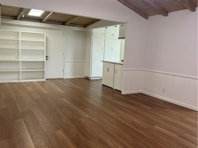 1602 W Mells