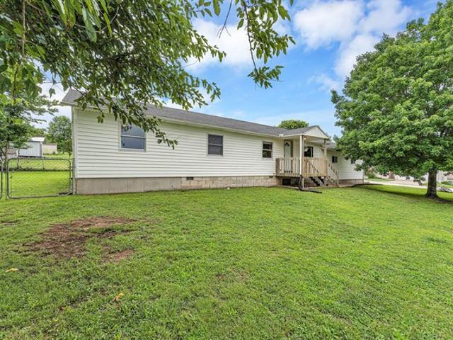 1602 W Robin St, Ozark, MO 65721