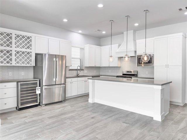 1602 Westside Gardens Ln, Houston, TX 77055
