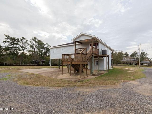 16033 Dennies Dr, Pearlington, MS 39572